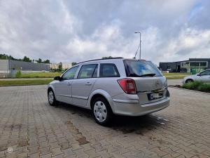 Grey Opel Astra 2007 in Vilnius, with an engine capacity of 1.60 L and mileage of 283 thousand km for 1499 €, photo 8 on AUTOMOTO.COM.LV