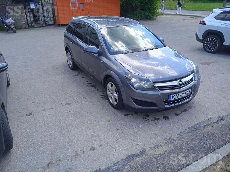 Grey Opel Astra 2007 in Daugavpils, with an engine capacity of 1.70 L and mileage of 371 thousand km for 1050 €, photo 1 on AUTOMOTO.COM.LV