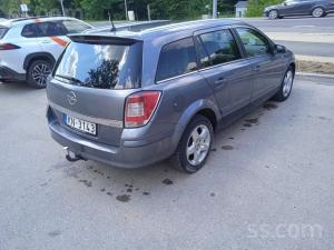 Grey Opel Astra 2007 in Daugavpils, with an engine capacity of 1.70 L and mileage of 371 thousand km for 1050 €, photo 4 on AUTOMOTO.COM.LV
