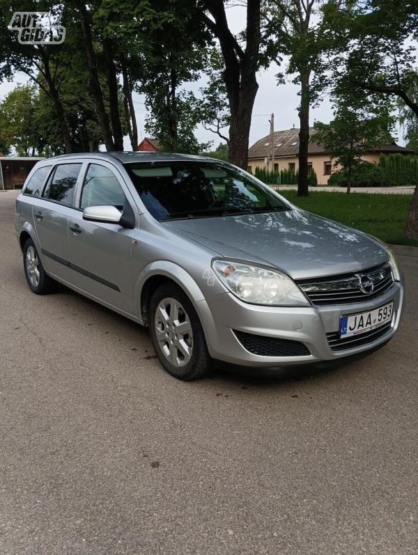 Grey Opel Astra 2007 in Siauliai, with an engine capacity of 1.70 L and mileage of 350 thousand km for 1200 €, photo 1 on AUTOMOTO.COM.LV