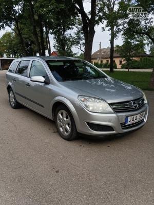 Grey Opel Astra 2007 in Siauliai, with an engine capacity of 1.70 L and mileage of 350 thousand km for 1150 €, photo  on AUTOMOTO.COM.LV