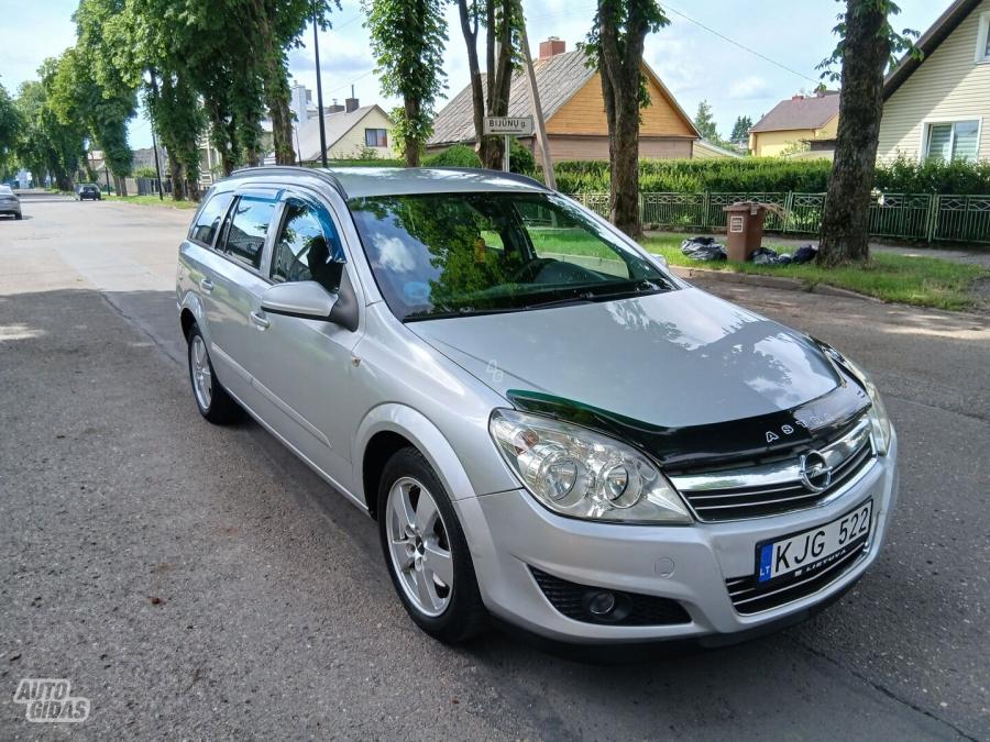 Grey Opel Astra 2007 in Alytus, with an engine capacity of 1.90 L and mileage of 417 thousand km for 1050 €, photo 3 on AUTOMOTO.COM.LV