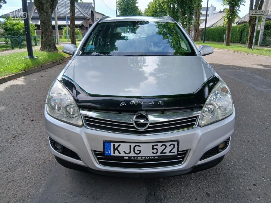 Grey Opel Astra 2007 in Alytus, with an engine capacity of 1.90 L and mileage of 417 thousand km for 1050 €, photo 4 on AUTOMOTO.COM.LV
