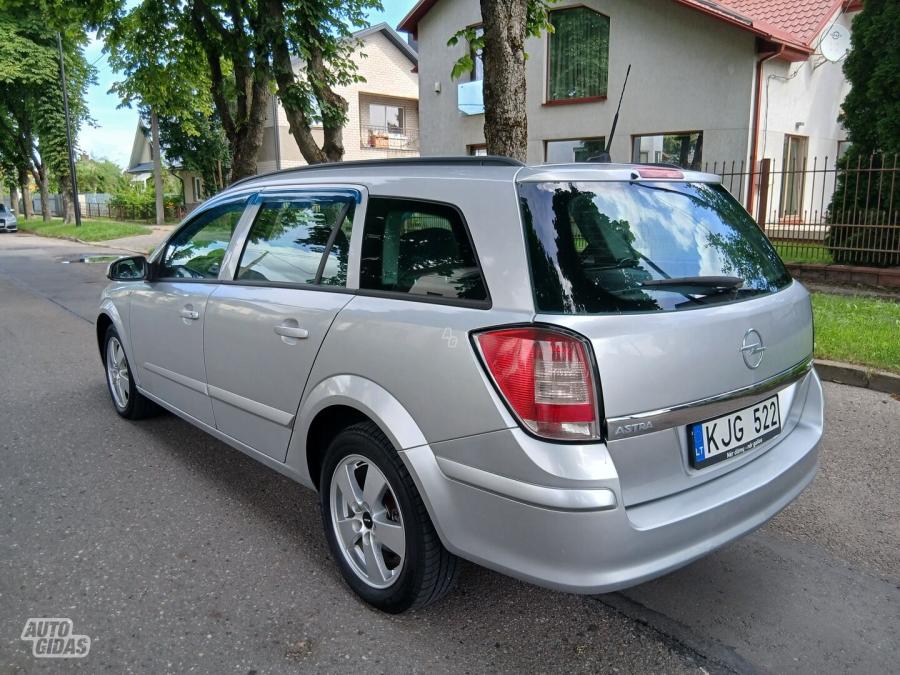 Grey Opel Astra 2007 in Alytus, with an engine capacity of 1.90 L and mileage of 417 thousand km for 1050 €, photo 8 on AUTOMOTO.COM.LV