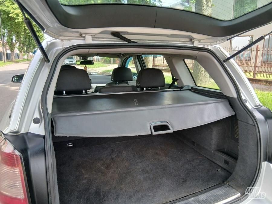 Grey Opel Astra 2007 in Alytus, with an engine capacity of 1.90 L and mileage of 417 thousand km for 1050 €, photo 11 on AUTOMOTO.COM.LV
