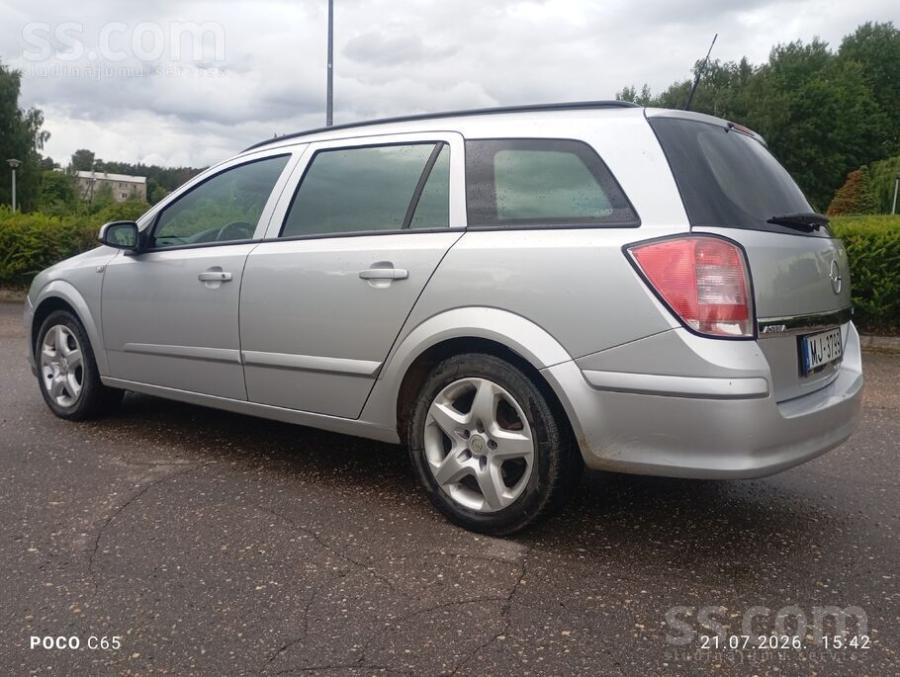 Grey Opel Astra 2007 in Dobele, with an engine capacity of 1.90 L and mileage of 328 thousand km for 1300 €, photo 6 on AUTOMOTO.COM.LV