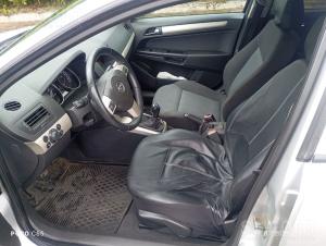 Grey Opel Astra 2007 in Dobele, with an engine capacity of 1.90 L and mileage of 328 thousand km for 1300 €, photo 9 on AUTOMOTO.COM.LV