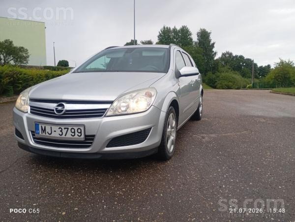 Grey Opel Astra 2007 in Dobele, with an engine capacity of 1.90 L and mileage of 328 thousand km for 1300 €, photo 3 on AUTOMOTO.COM.LV