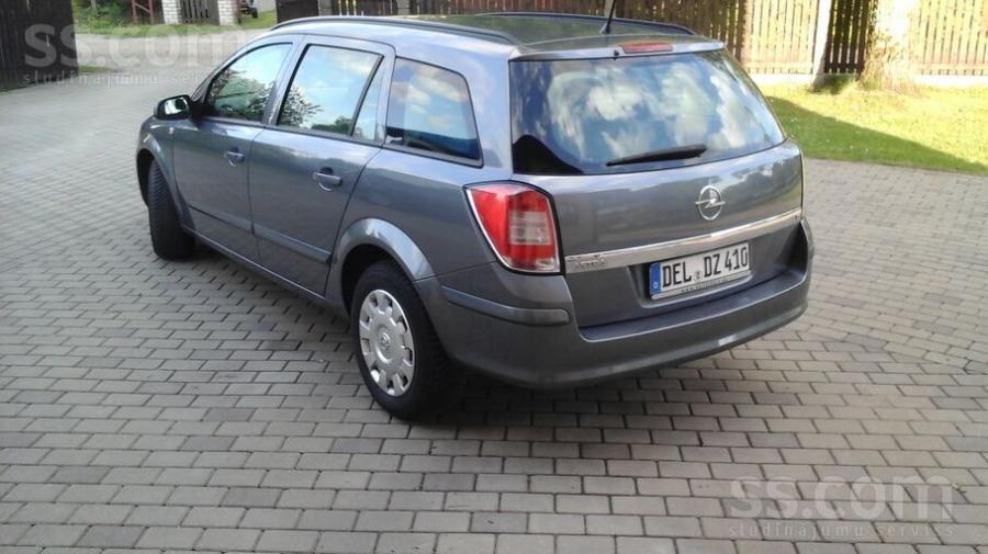 Grey Opel Astra 2007 in Ogre, with an engine capacity of 1.60 L and mileage of 249 thousand km for 2350 €, photo 4 on AUTOMOTO.COM.LV
