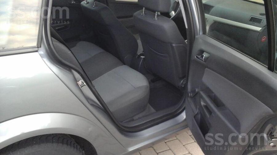 Grey Opel Astra 2007 in Ogre, with an engine capacity of 1.60 L and mileage of 249 thousand km for 2350 €, photo 15 on AUTOMOTO.COM.LV