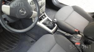 Grey Opel Astra 2007 in Ogre, with an engine capacity of 1.60 L and mileage of 249 thousand km for 2350 €, photo 22 on AUTOMOTO.COM.LV