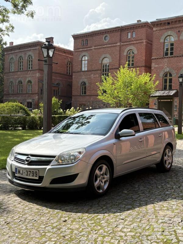 Pelēks Opel Astra 2007 Saldus, ar dzinēja tilpumu 1.90 L un nobraukumu 258 tūkst. km par 2500 €, foto 1 vietnē AUTOMOTO.COM.LV