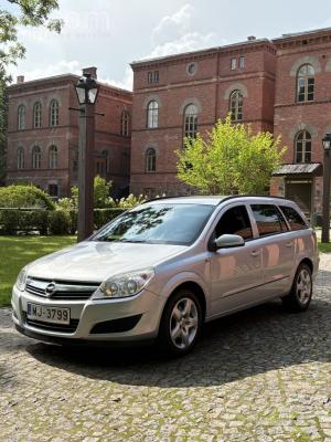 Grey Opel Astra 2007 in Saldus, with an engine capacity of 1.90 L and mileage of 258 thousand km for 2500 €, photo  on AUTOMOTO.COM.LV