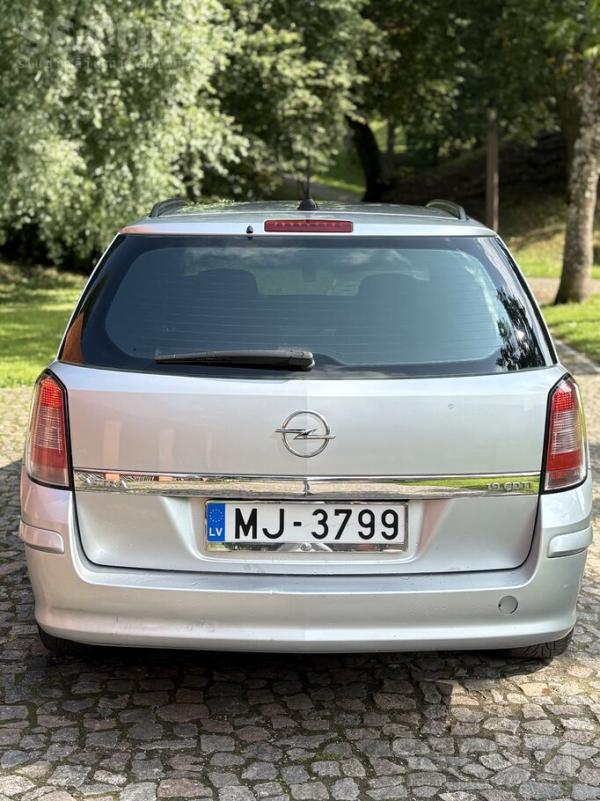 Pelēks Opel Astra 2007 Saldus, ar dzinēja tilpumu 1.90 L un nobraukumu 258 tūkst. km par 2500 €, foto 7 vietnē AUTOMOTO.COM.LV