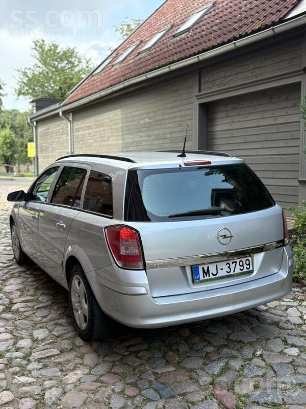 Pelēks Opel Astra 2007 Saldus, ar dzinēja tilpumu 1.90 L un nobraukumu 258 tūkst. km par 2500 €, foto 11 vietnē AUTOMOTO.COM.LV