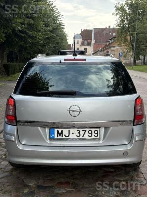 Grey Opel Astra 2007 in Saldus, with an engine capacity of 1.90 L and mileage of 258 thousand km for 2500 €, photo 16 on AUTOMOTO.COM.LV