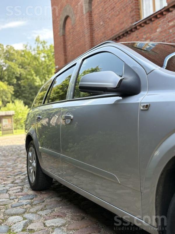 Pelēks Opel Astra 2007 Kuldīga, ar dzinēja tilpumu 1.90 L un nobraukumu 318 tūkst. km par 2600 €, foto 8 vietnē AUTOMOTO.COM.LV