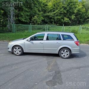 Grey Opel Astra 2007 in Riga, with an engine capacity of 1.90 L and mileage of 208 thousand km for 1100 €, photo 3 on AUTOMOTO.COM.LV