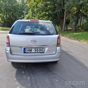 Grey Opel Astra 2007 in Riga, with an engine capacity of 1.90 L and mileage of 208 thousand km for 1100 €, photo 5 on AUTOMOTO.COM.LV