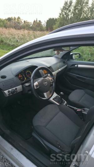 Grey Opel Astra 2007 in Riga, with an engine capacity of 1.90 L and mileage of 360 thousand km for 1650 €, photo 7 on AUTOMOTO.COM.LV