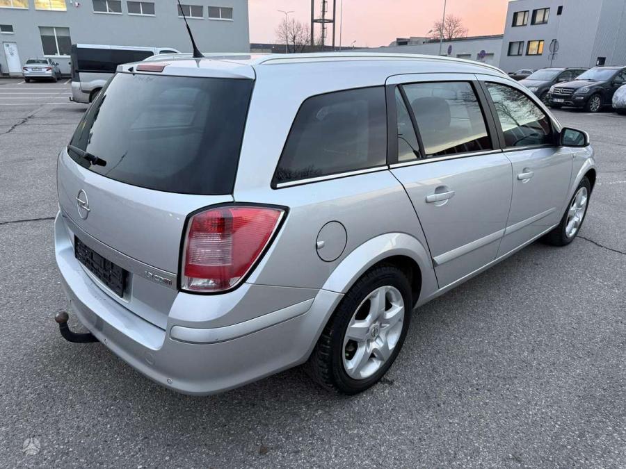 Pelēks Opel Astra 2008 Marijampole, ar dzinēja tilpumu 1.91 L un nobraukumu 215 tūkst. km par 1999 €, foto 5 vietnē AUTOMOTO.COM.LV