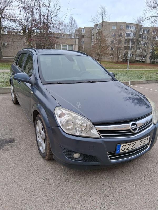 Pelēks Opel Astra 2008 Alīta, ar dzinēja tilpumu 1.70 L un nobraukumu 273 tūkst. km par 1300 €, foto 1 vietnē AUTOMOTO.COM.LV