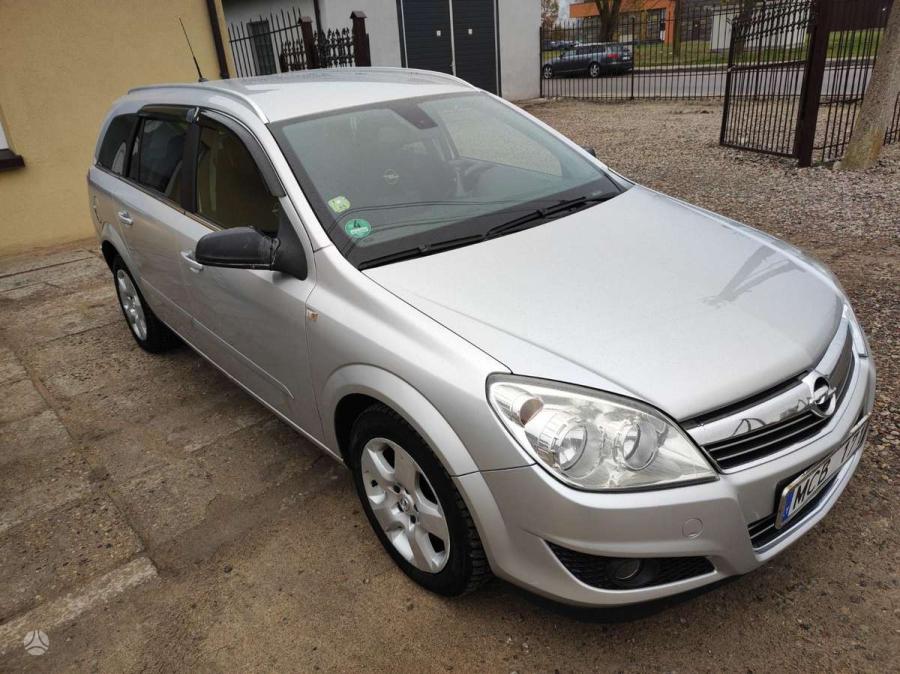 Pelēks Opel Astra 2008 Marijampole, ar dzinēja tilpumu 1.91 L un nobraukumu 372 tūkst. km par 1200 €, foto 4 vietnē AUTOMOTO.COM.LV