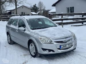 Grey Opel Astra 2008 in Vilnius, with an engine capacity of 1.70 L and mileage of 330 thousand km for 1650 €, photo 2 on AUTOMOTO.COM.LV