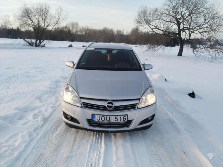 Pelēks Opel Astra 2008 Panevēža, ar dzinēja tilpumu 1.91 L un nobraukumu 261 tūkst. km par 1450 €, foto 2 vietnē AUTOMOTO.COM.LV