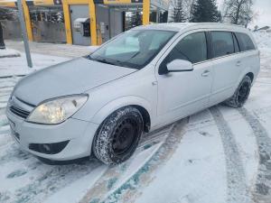 Grey Opel Astra 2008 in Ariogala, with an engine capacity of 1.90 L and mileage of 262 thousand km for 900 €, photo 3 on AUTOMOTO.COM.LV