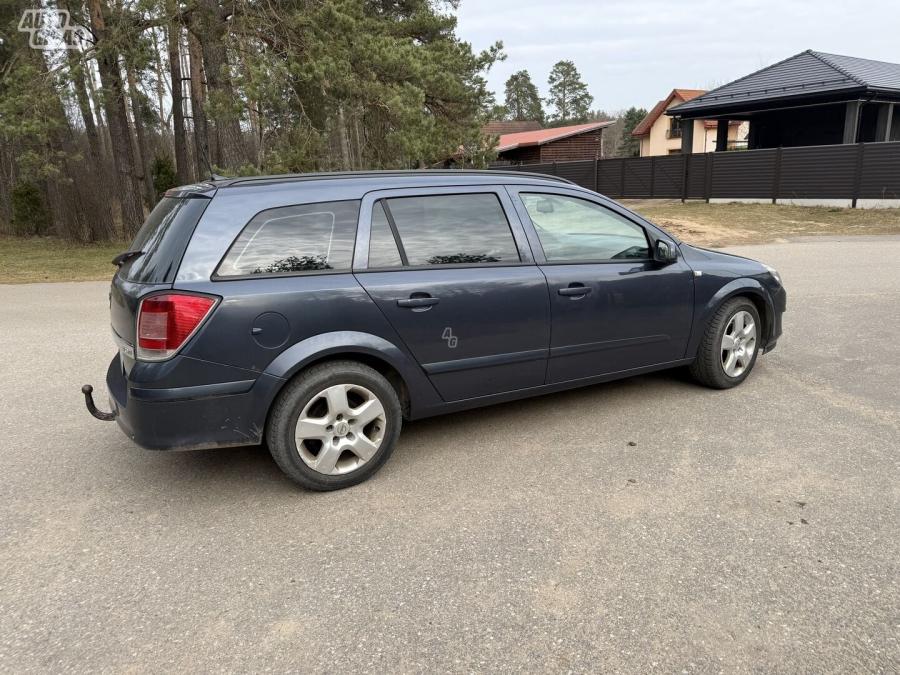 Pelēks Opel Astra 2008 Viļņa, ar dzinēja tilpumu 1.70 L un nobraukumu 355 tūkst. km par 1250 €, foto 4 vietnē AUTOMOTO.COM.LV