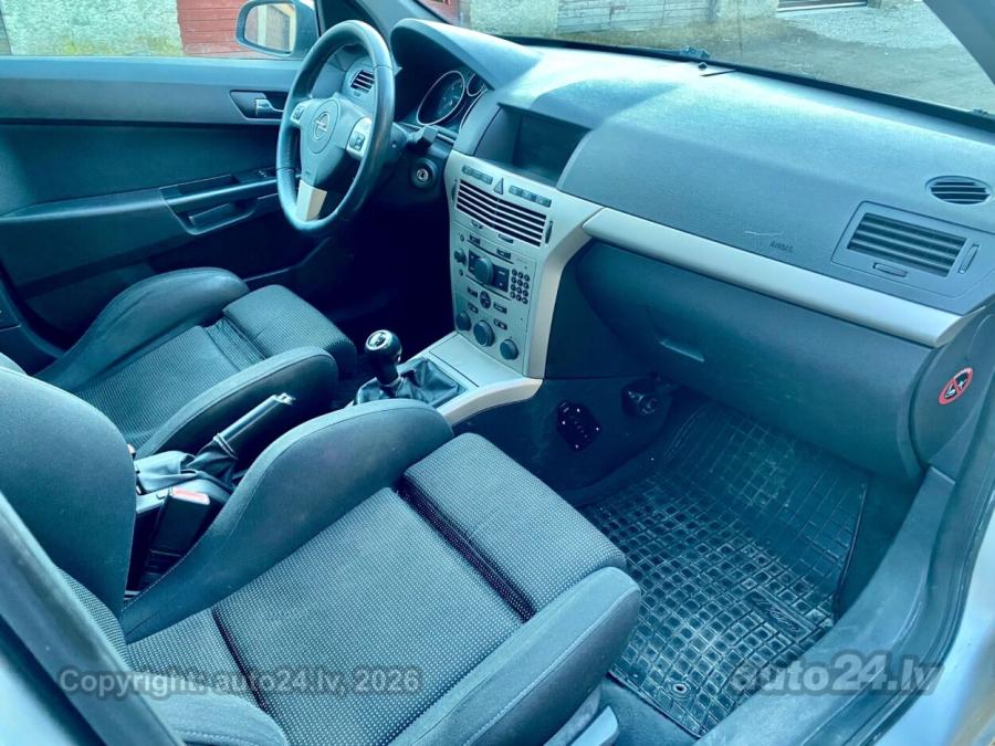 Pelēks Opel Astra 2008 Hāpsalu, ar dzinēja tilpumu 1.70 L un nobraukumu 365 tūkst. km par 2350 €, foto 12 vietnē AUTOMOTO.COM.LV