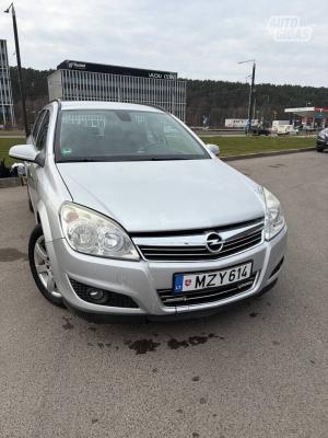 Grey Opel Astra 2008 in Vilnius, with an engine capacity of 1.90 L and mileage of 272 thousand km for 2300 €, photo 7 on AUTOMOTO.COM.LV