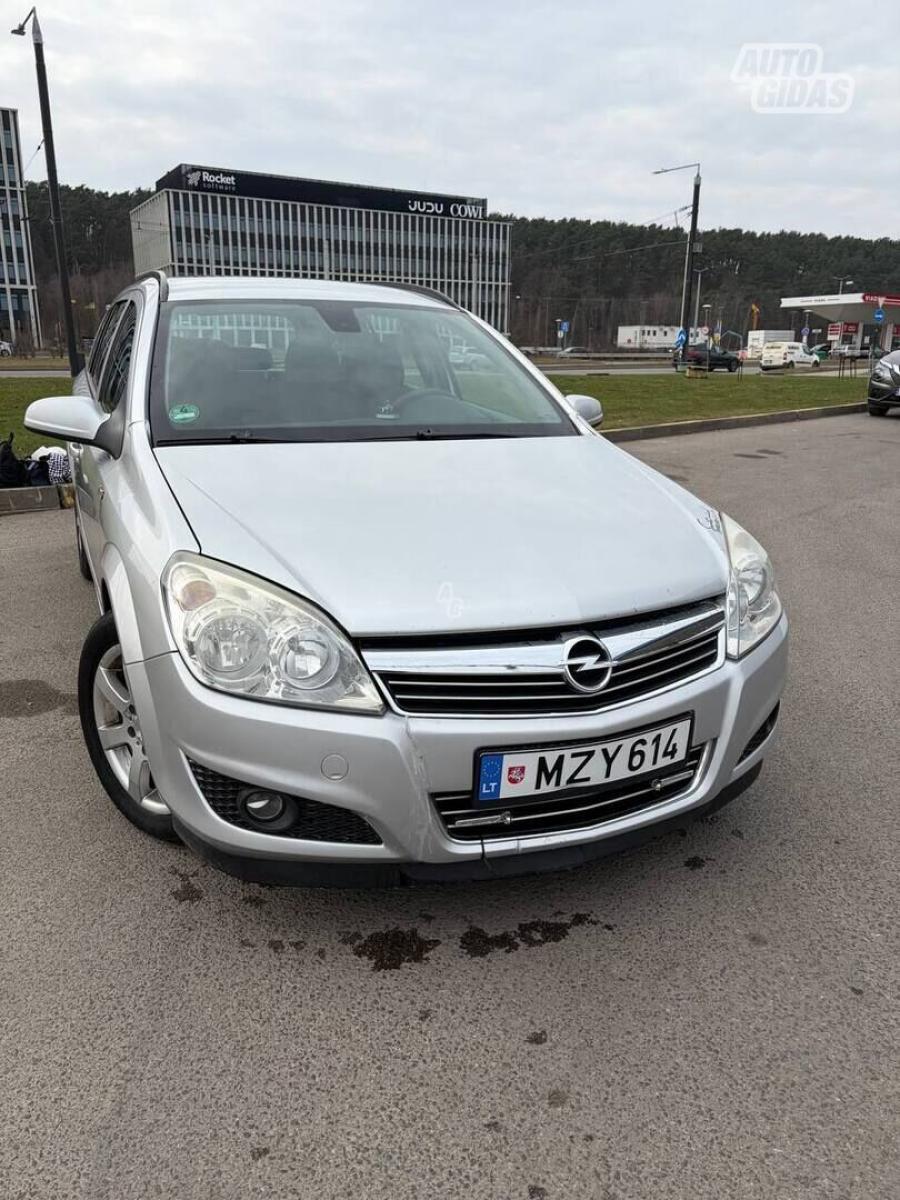 Grey Opel Astra 2008 in Vilnius, with an engine capacity of 1.90 L and mileage of 272 thousand km for 2300 €, photo 7 on AUTOMOTO.COM.LV
