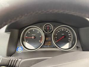 Grey Opel Astra 2008 in Vilnius, with an engine capacity of 1.90 L and mileage of 272 thousand km for 2300 €, photo 12 on AUTOMOTO.COM.LV