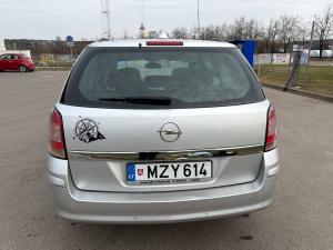 Grey Opel Astra 2008 in Vilnius, with an engine capacity of 1.90 L and mileage of 272 thousand km for 2300 €, photo 13 on AUTOMOTO.COM.LV