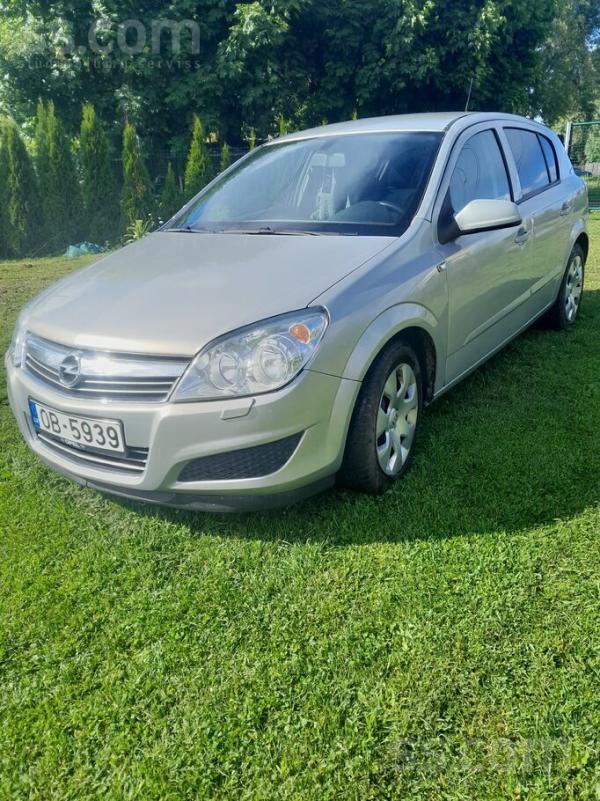 Pelēks Opel Astra 2008 Rīga, ar dzinēja tilpumu 1.60 L un nobraukumu 246 tūkst. km par 2155 €, foto 3 vietnē AUTOMOTO.COM.LV