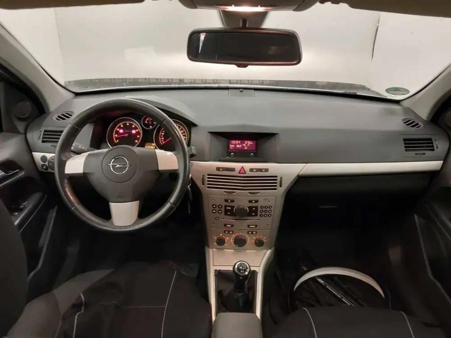 Pelēks Opel Astra 2008 Limbaži, ar dzinēja tilpumu 1.80 L un nobraukumu 217 tūkst. km par 3150 €, foto 7 vietnē AUTOMOTO.COM.LV