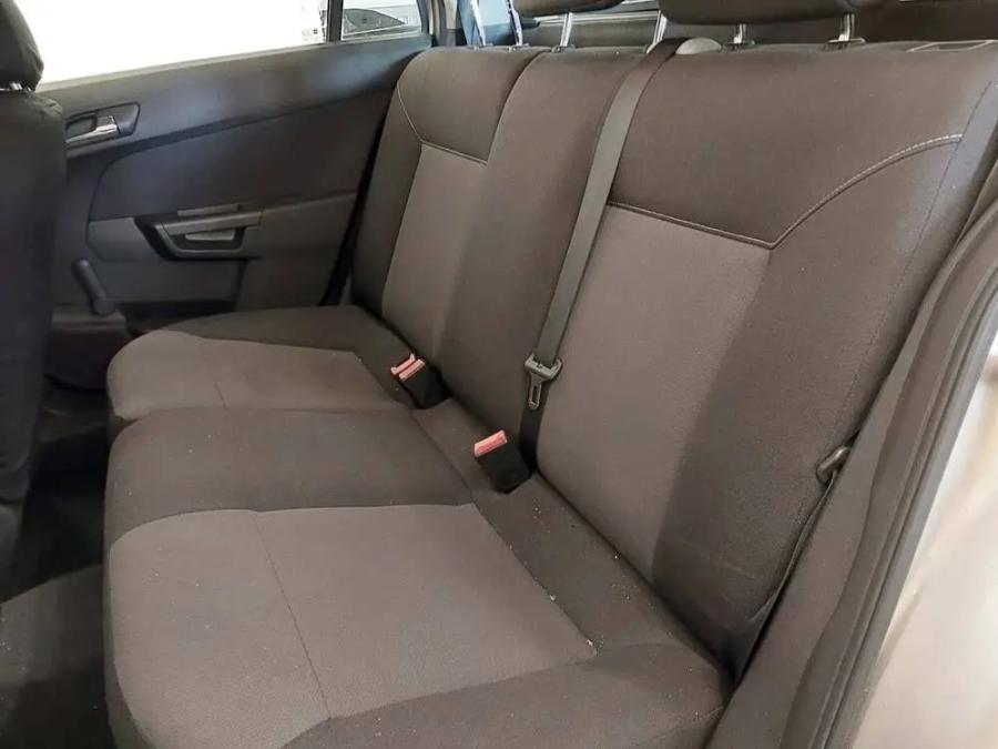 Pelēks Opel Astra 2008 Limbaži, ar dzinēja tilpumu 1.80 L un nobraukumu 217 tūkst. km par 3150 €, foto 10 vietnē AUTOMOTO.COM.LV