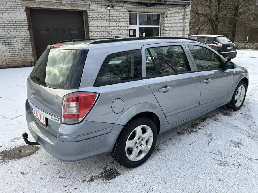 Pelēks Opel Astra 2008 Limbaži, ar dzinēja tilpumu 1.90 L un nobraukumu 254 tūkst. km par 3150 €, foto 5 vietnē AUTOMOTO.COM.LV