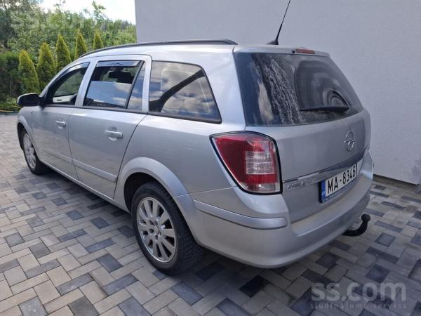 Grey Opel Astra 2008 in Jelgava, with an engine capacity of 1.70 L and mileage of 261 thousand km for 750 €, photo 6 on AUTOMOTO.COM.LV