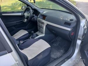 Grey Opel Astra 2008 in Riga, with an engine capacity of 1.70 L and mileage of 0 thousand km for 490 €, photo 9 on AUTOMOTO.COM.LV