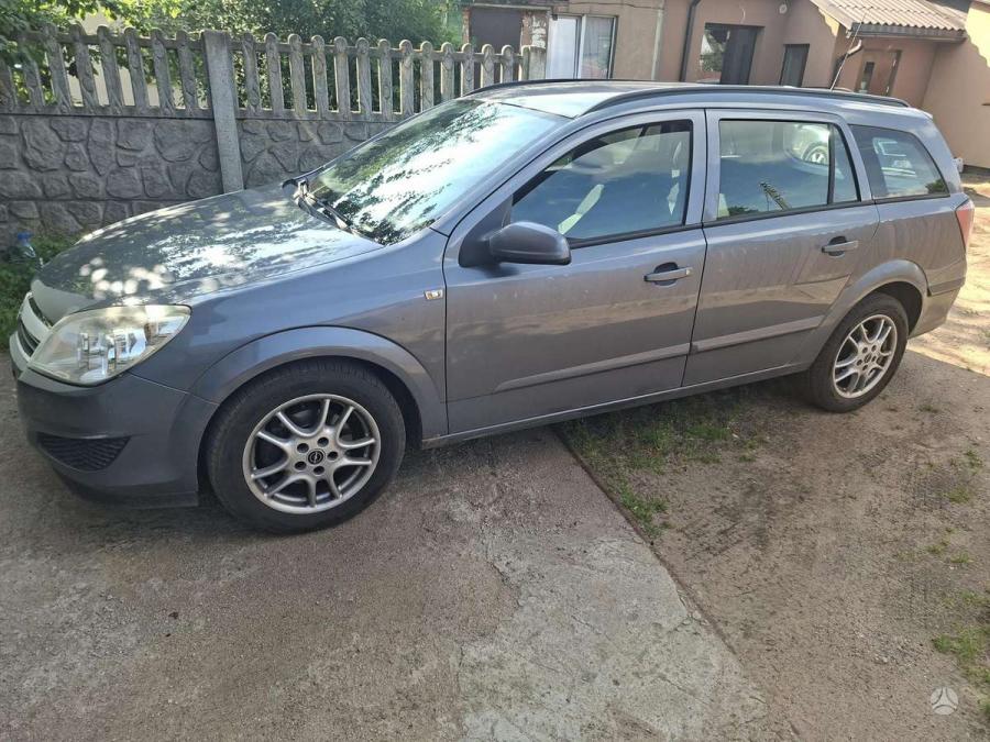 Pelēks Opel Astra 2008 Kauņa, ar dzinēja tilpumu 1.60 L un nobraukumu 226 tūkst. km par 1500 €, foto 1 vietnē AUTOMOTO.COM.LV