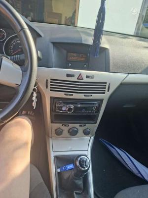 Pelēks Opel Astra 2008 Kauņa, ar dzinēja tilpumu 1.60 L un nobraukumu 226 tūkst. km par 1500 €, foto 7 vietnē AUTOMOTO.COM.LV