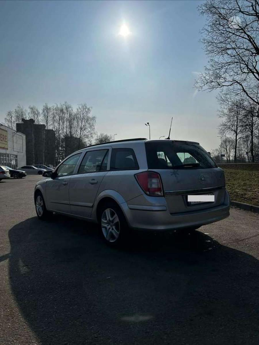 Pelēks Opel Astra 2008 Marijampole, ar dzinēja tilpumu 1.69 L un nobraukumu 227 tūkst. km par 1900 €, foto 5 vietnē AUTOMOTO.COM.LV