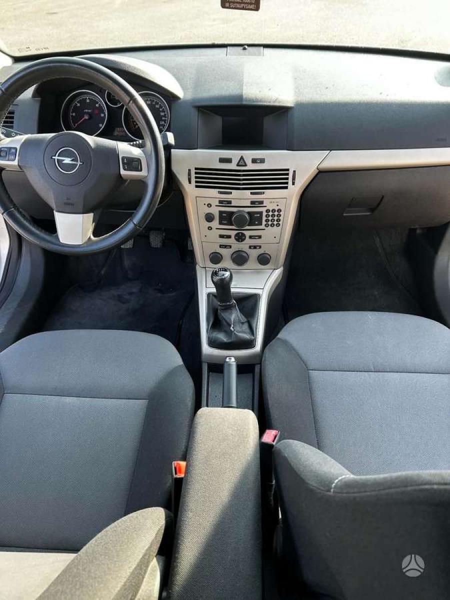 Pelēks Opel Astra 2008 Marijampole, ar dzinēja tilpumu 1.69 L un nobraukumu 227 tūkst. km par 1900 €, foto 13 vietnē AUTOMOTO.COM.LV