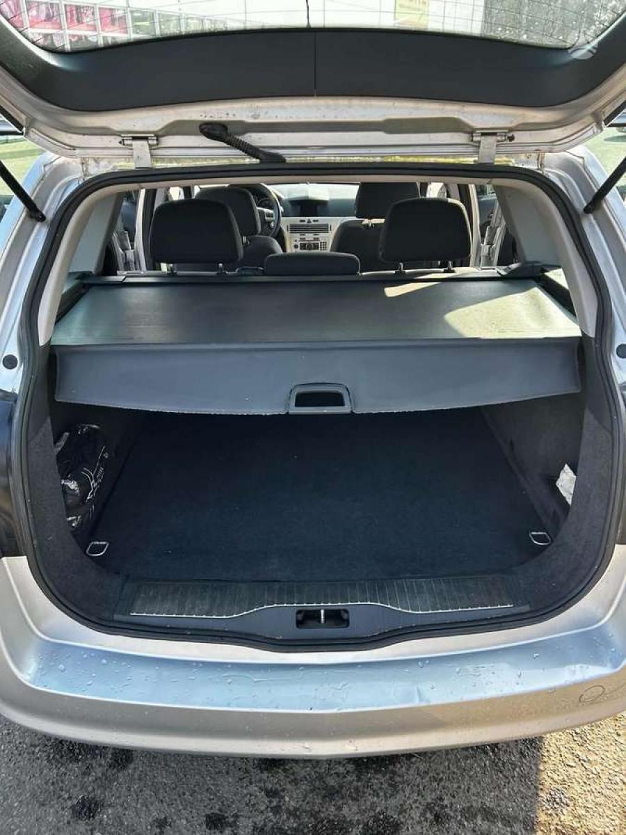 Pelēks Opel Astra 2008 Marijampole, ar dzinēja tilpumu 1.69 L un nobraukumu 227 tūkst. km par 1900 €, foto 15 vietnē AUTOMOTO.COM.LV