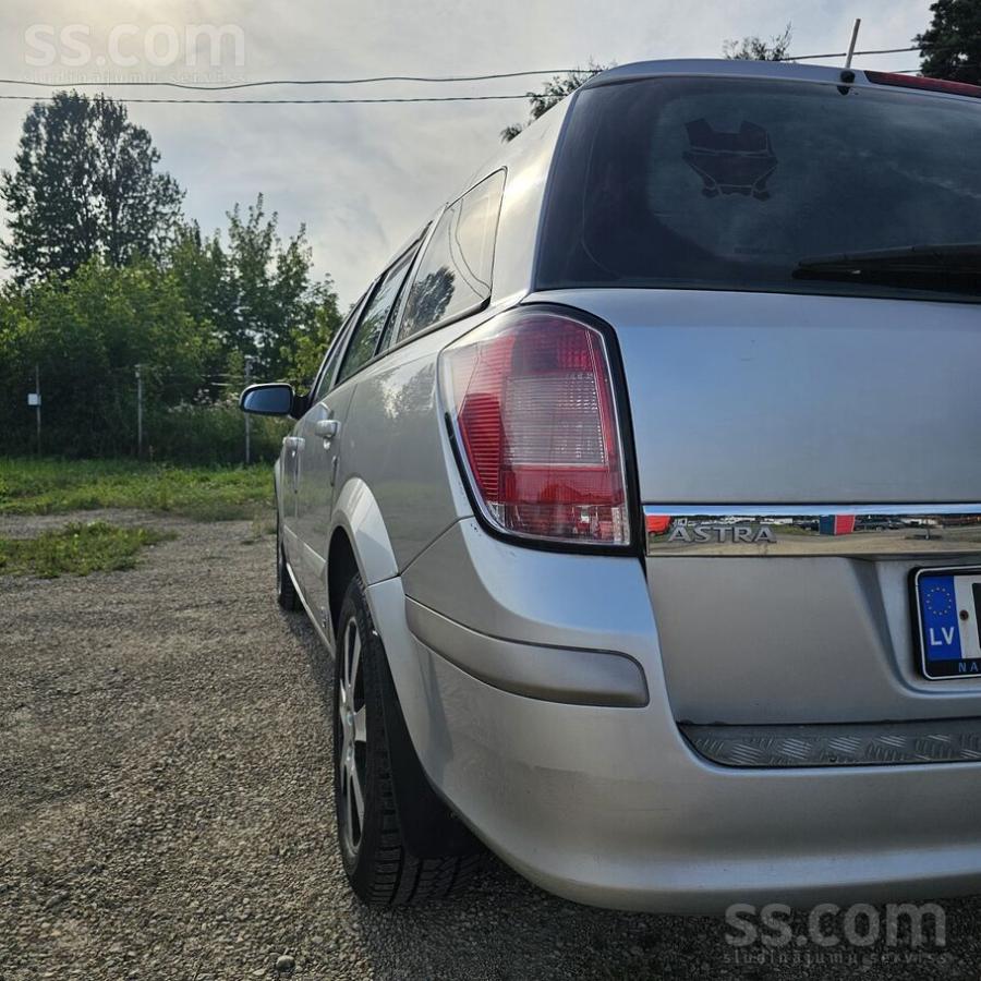 Pelēks Opel Astra 2008 Rīga, ar dzinēja tilpumu 1.90 L un nobraukumu 360 tūkst. km par 2150 €, foto 6 vietnē AUTOMOTO.COM.LV