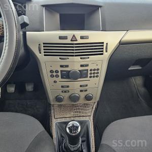 Pelēks Opel Astra 2008 Rīga, ar dzinēja tilpumu 1.90 L un nobraukumu 360 tūkst. km par 2150 €, foto 13 vietnē AUTOMOTO.COM.LV