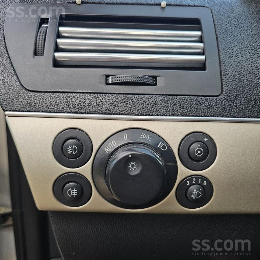 Pelēks Opel Astra 2008 Rīga, ar dzinēja tilpumu 1.90 L un nobraukumu 360 tūkst. km par 2150 €, foto 15 vietnē AUTOMOTO.COM.LV